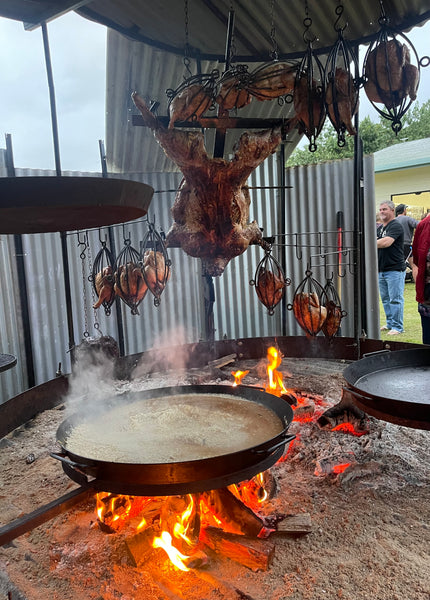 Asado_in_Fire_Cage_with_Big_BBQ_Pans_grande.jpg?v=1723004897
