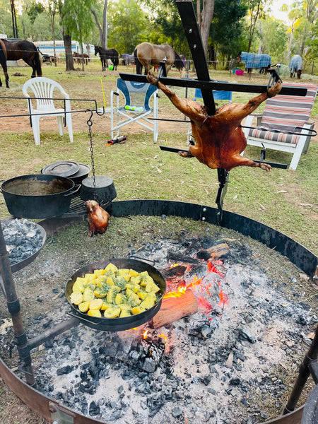 Asado_in_use_with_Fire_Ring_grande.heic?v=1723004717