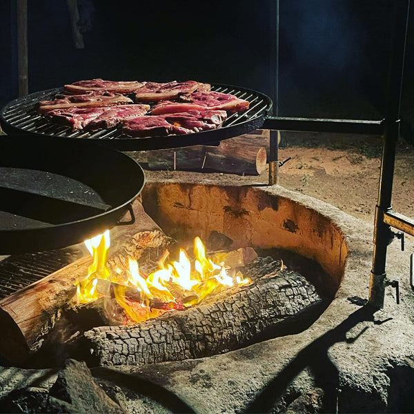 GRILL_WITH_PORK_CHOPS_grande.jpg?v=1735162526